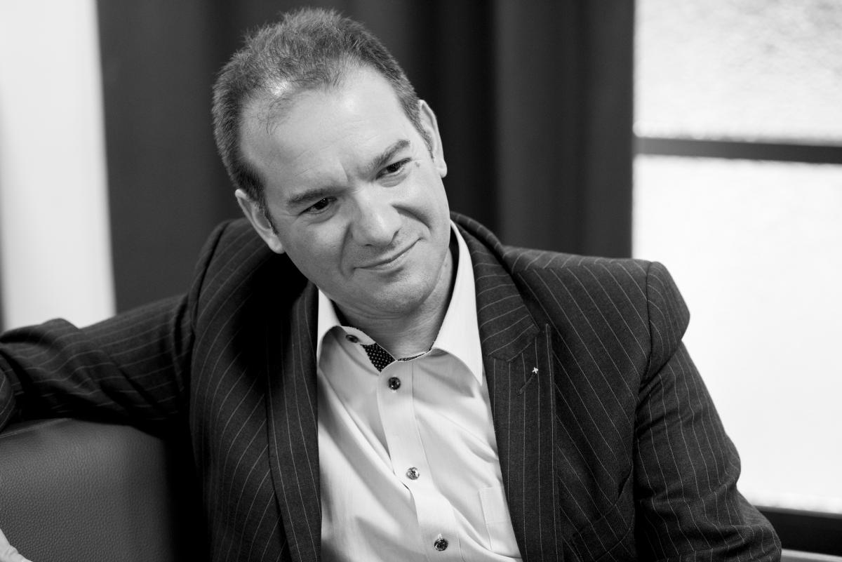 Authentic Living with Roxanne welcomes Relationship & Networking Expert ...